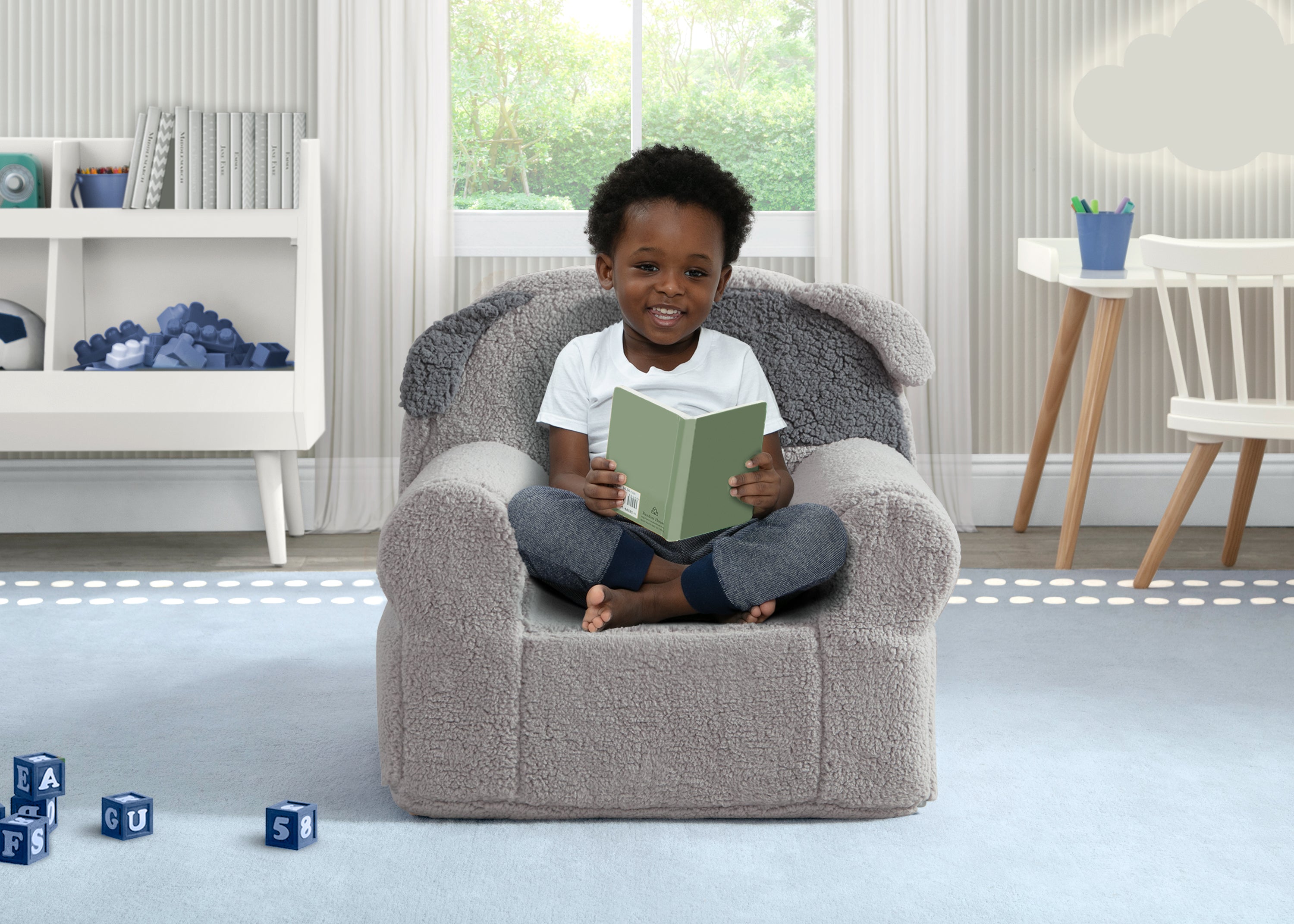 Deluxe Cozee Dog Chair | Delta Children
